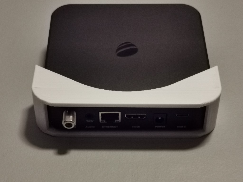 Veggfeste til Telia Play tv-boks – DDD Print